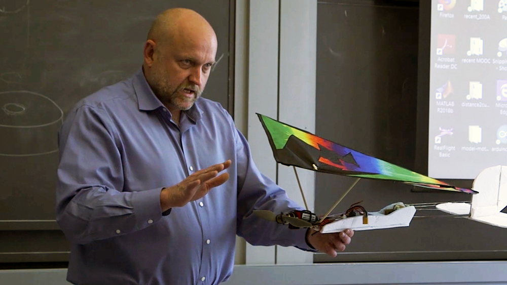 Spotlight: First-year students get building | MIT - Massachusetts ...