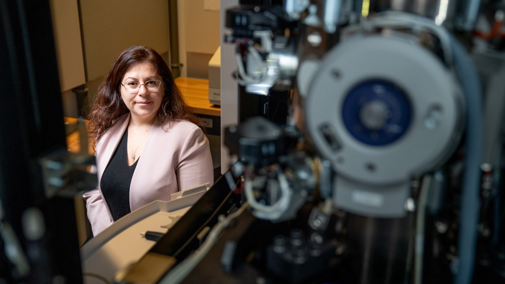 Spotlight: Comprehending the nanoscale | MIT - Massachusetts Institute ...
