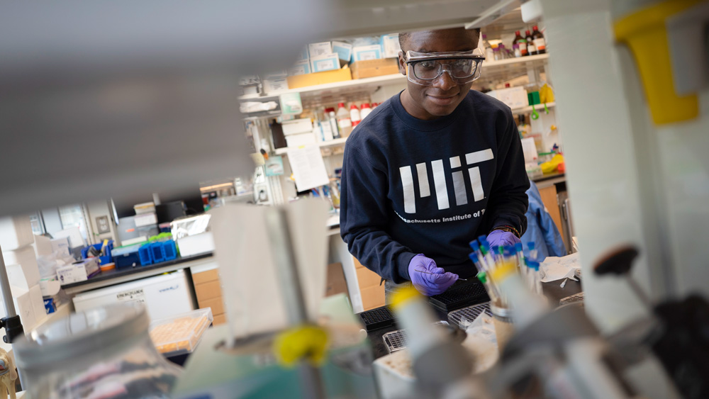 Spotlight: Bilingualism in medicine | MIT - Massachusetts Institute of ...